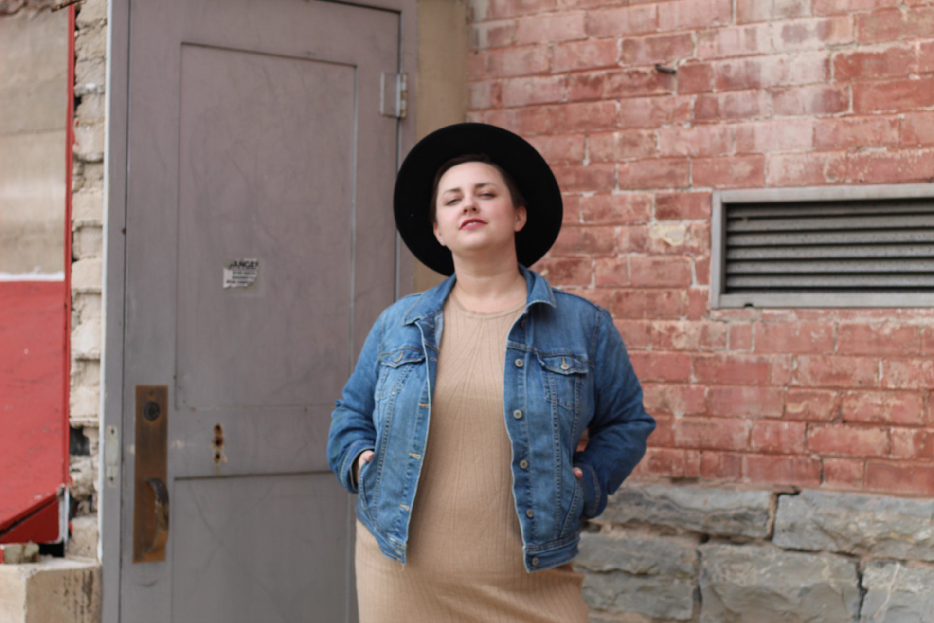 Plus Size Neutral Curvy Outfit - Plus Size Model | Plus Size Look book ...