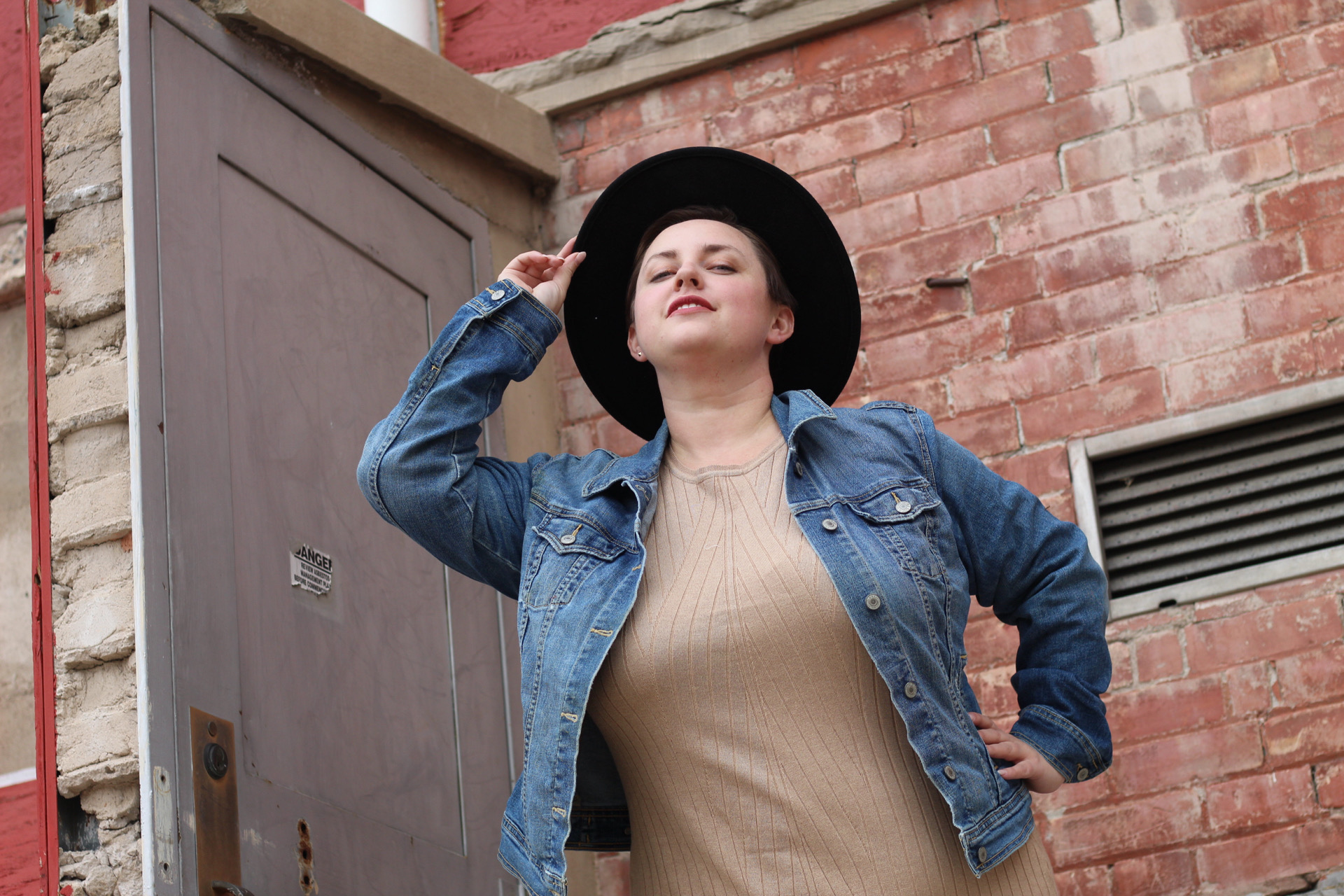 Plus Size Neutral Curvy Outfit - Plus Size Model | Plus Size Look book ...