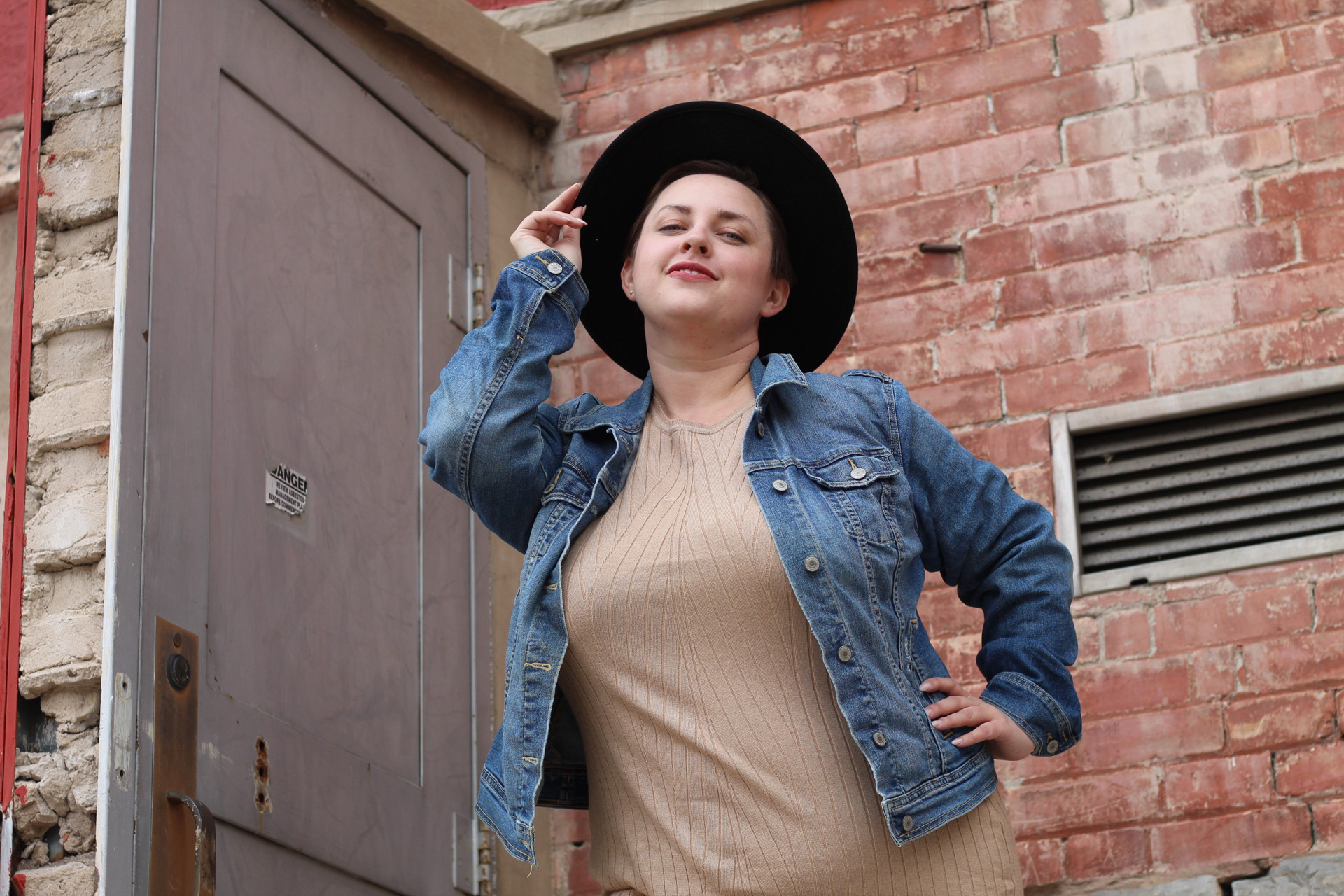 Plus Size Neutral Curvy Outfit - Plus Size Model | Plus Size Look book ...