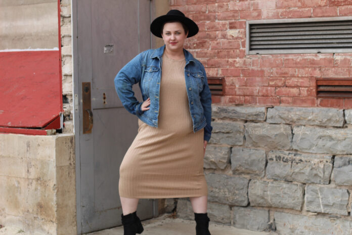 Plus Size Neutral Curvy Outfit - Plus Size Model | Plus Size Look book ...
