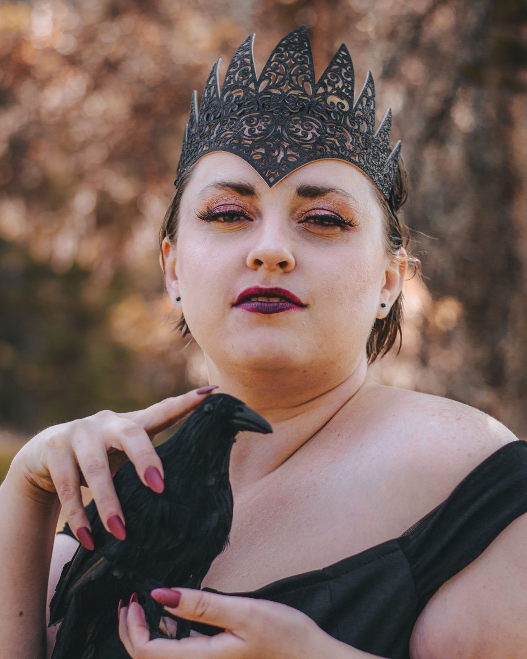 DIY Evil Queen Costume - Plus Size Halloween - The Huntswoman