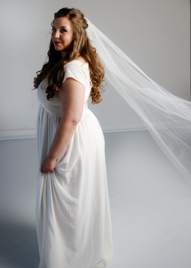 Simple Plus Size Wedding Dresses | Top 7 Picks! - The Huntswoman