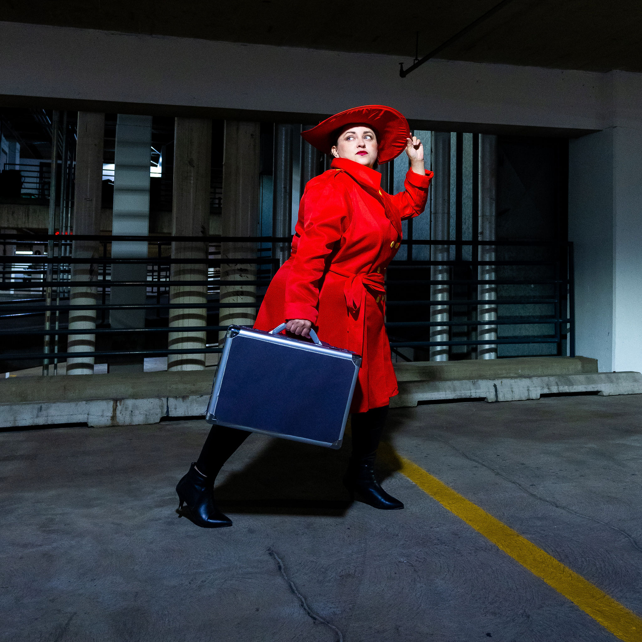 Plus Size Halloween Costume Carmen San Diego - Review - The Huntswoman