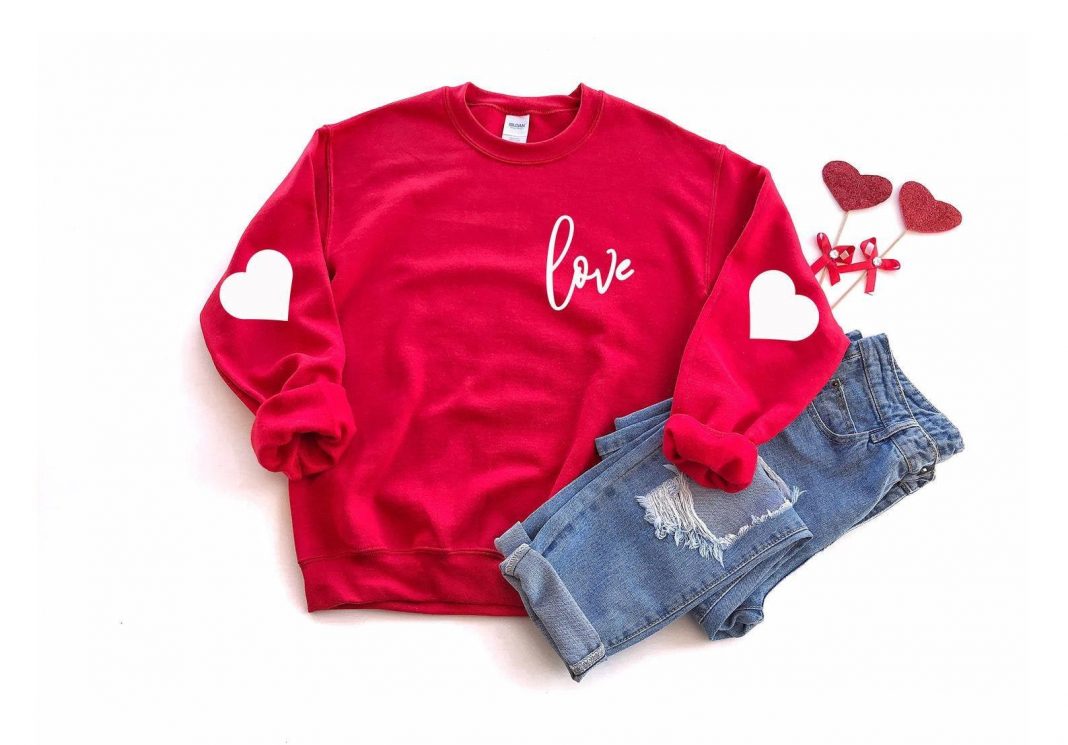 13+ Plus Size Valentine's Day T-Shirts | Casual Outfit Ideas for 2023 ...