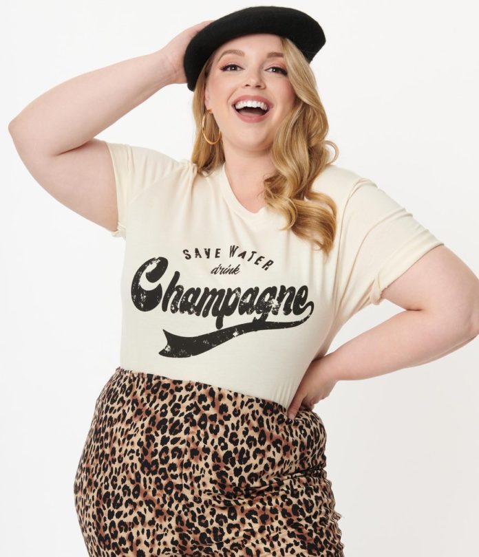 11+ Plus Size New Year's Eve Outfits with Jeans | 2023 - The Huntswoman