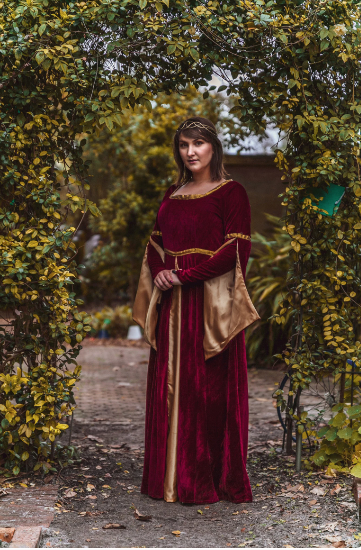 Where to Buy Plus Size Renaissance & Period Costumes | 13 Brands - The ...