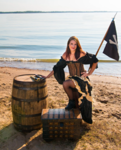 11+ Plus Size Pirate Costumes || SUPER FUN - The Huntswoman