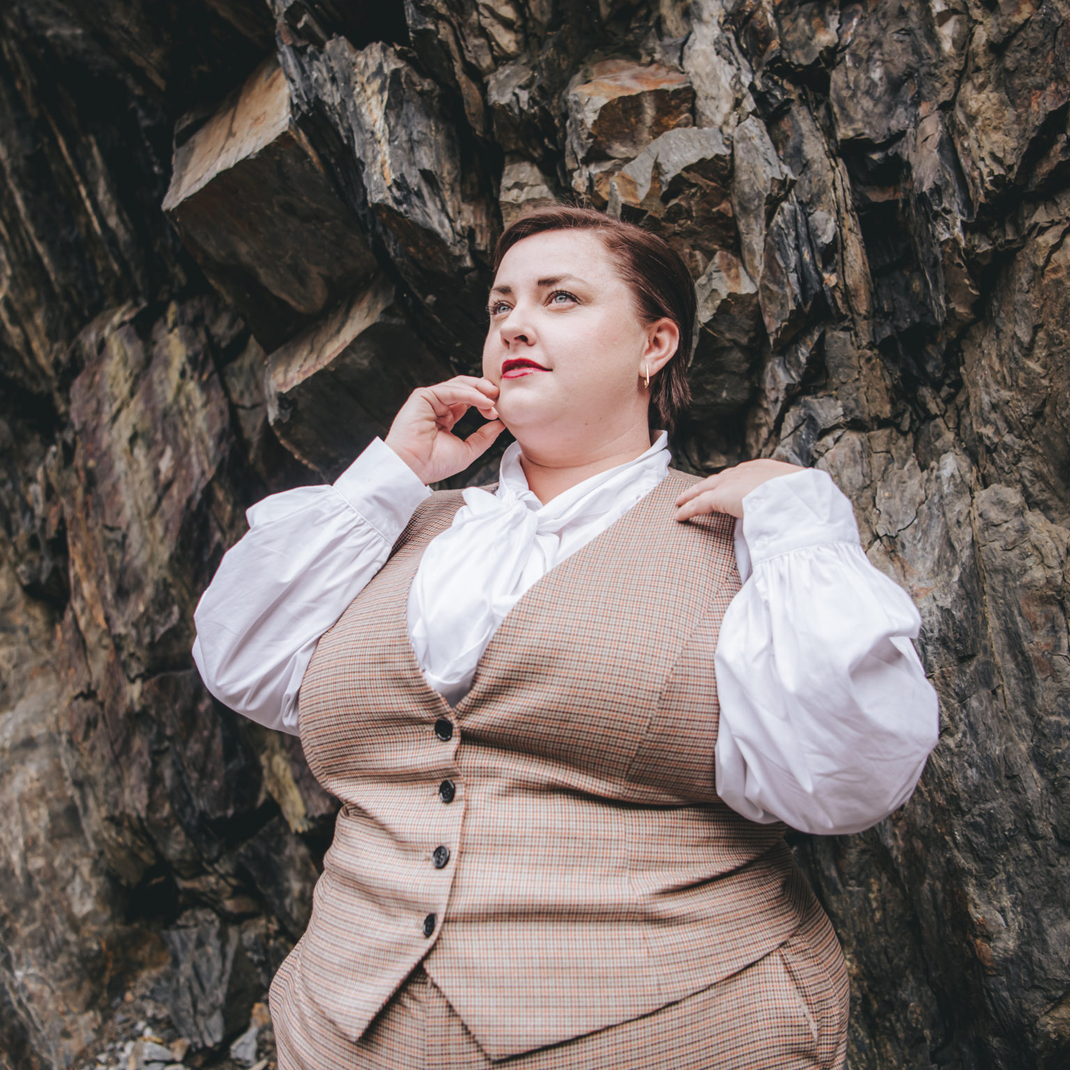 Fall Plus Size 3 Piece Suit With A Vest Photoshoot And My Review Eloquii Suiting The Huntswoman