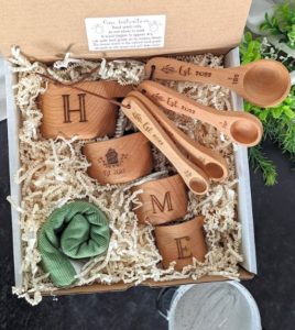 75 Wonderful First Apartment Housewarming Gifts - The Huntswoman