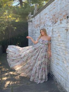 31+ Plus Size Cottagecore Outfits - Where to Shop - The Huntswoman