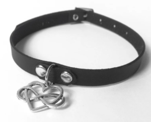 48+ BEST & Most FUN Throuple Gifts | Gifts for Triads & Polyamory ...