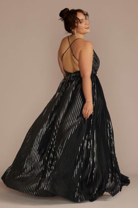 10+ Places to Buy *Unique* Plus Size Prom Dresses - The Huntswoman