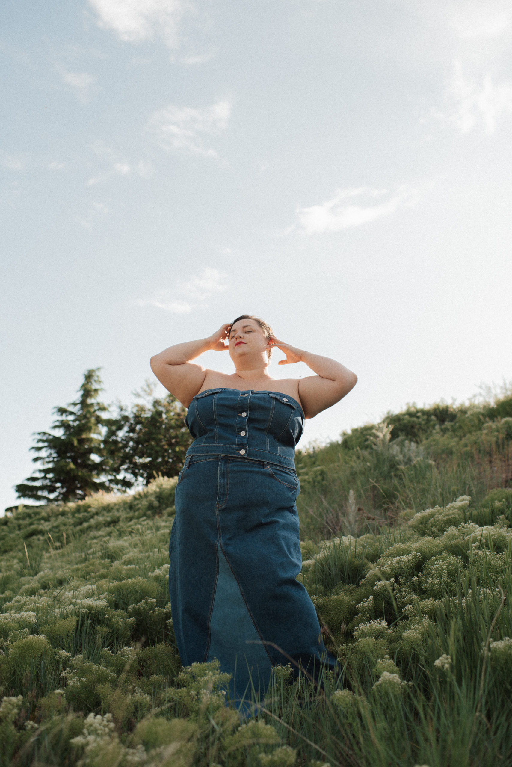 Plus Size Denim on Denim Editorial Photoshoot | Plus Size Model in ...